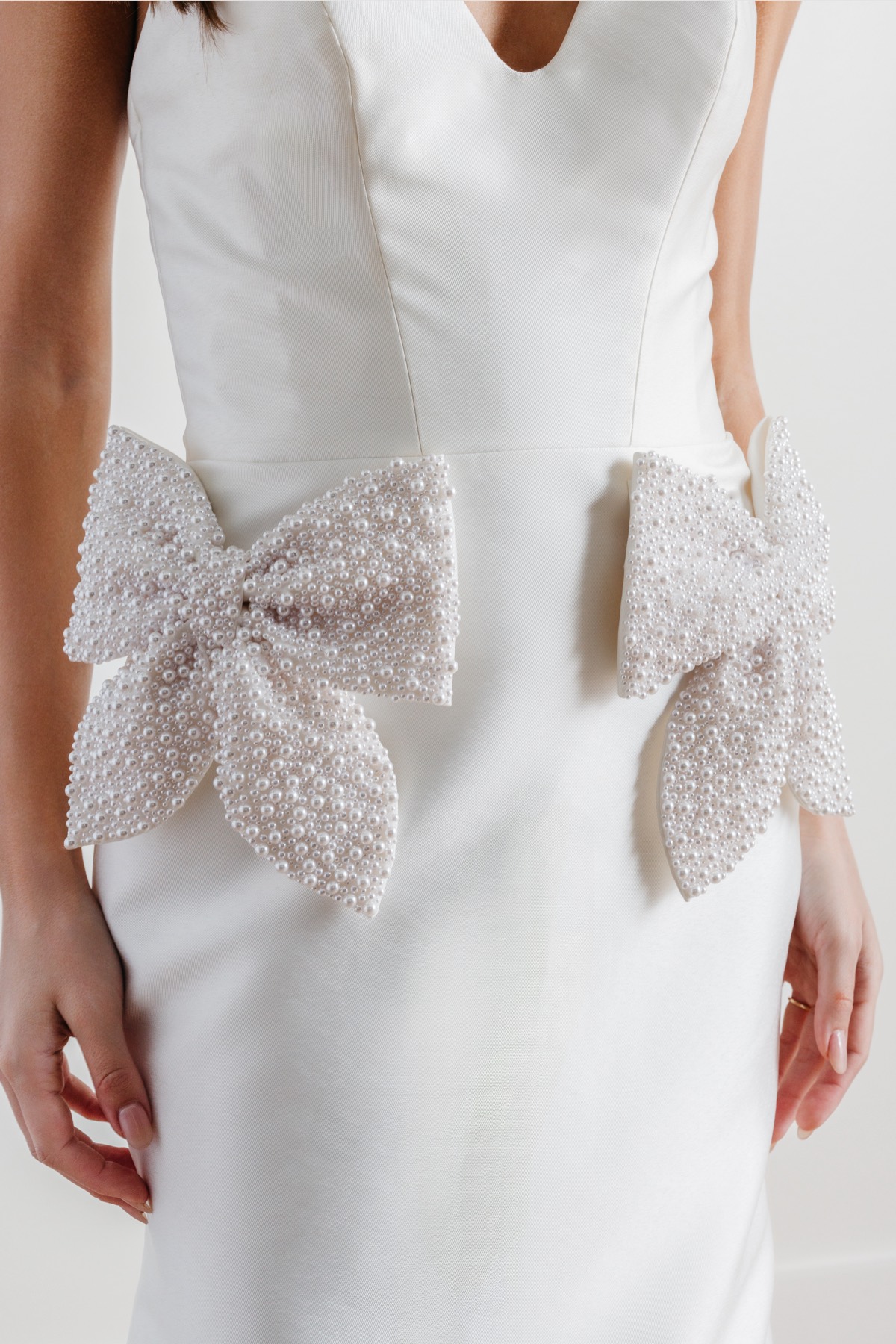 Classic Beaded Bow 15909 | Bridal Accessories | Locket