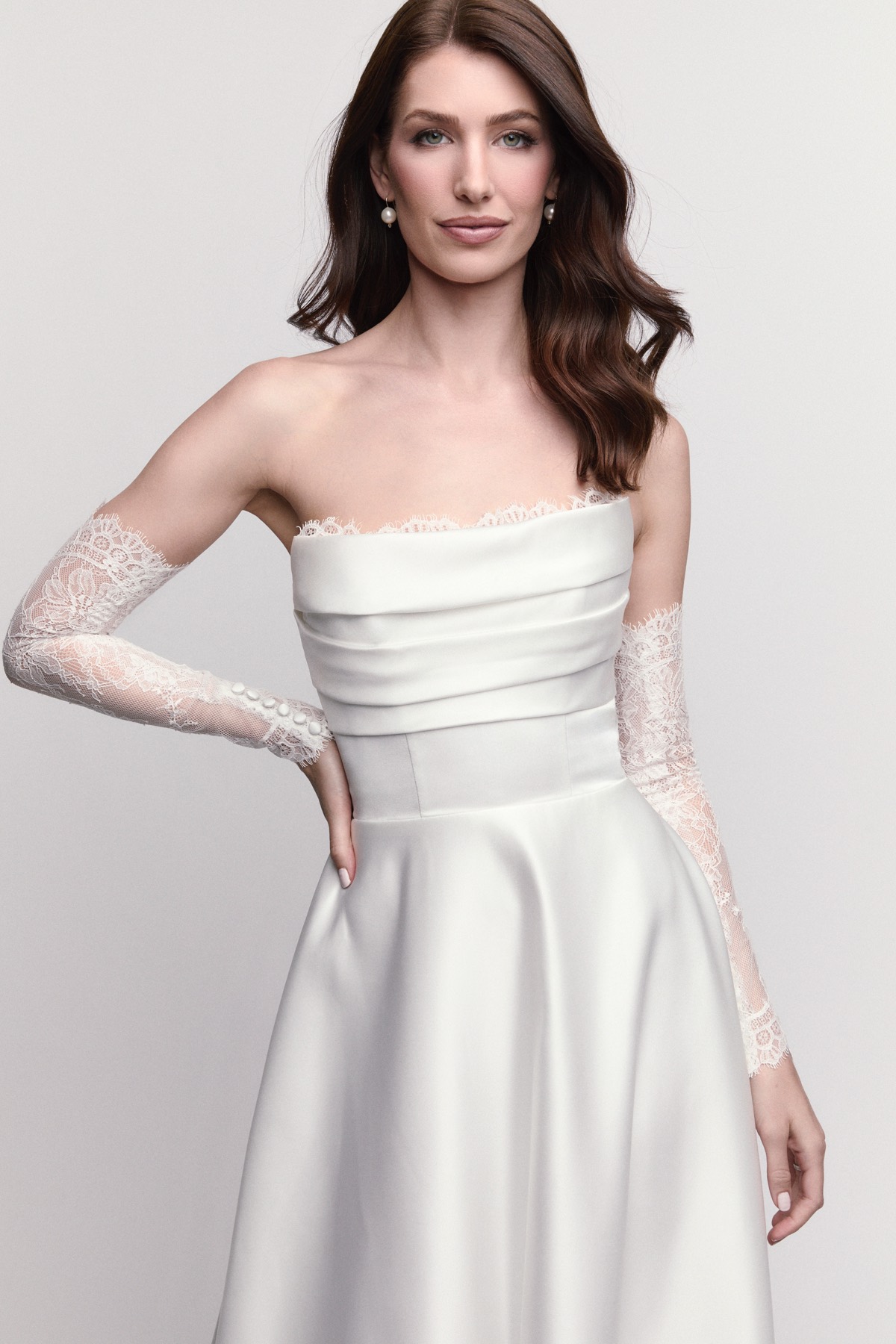Aster Sleeves 16922 | Bridal Accessories | Locket