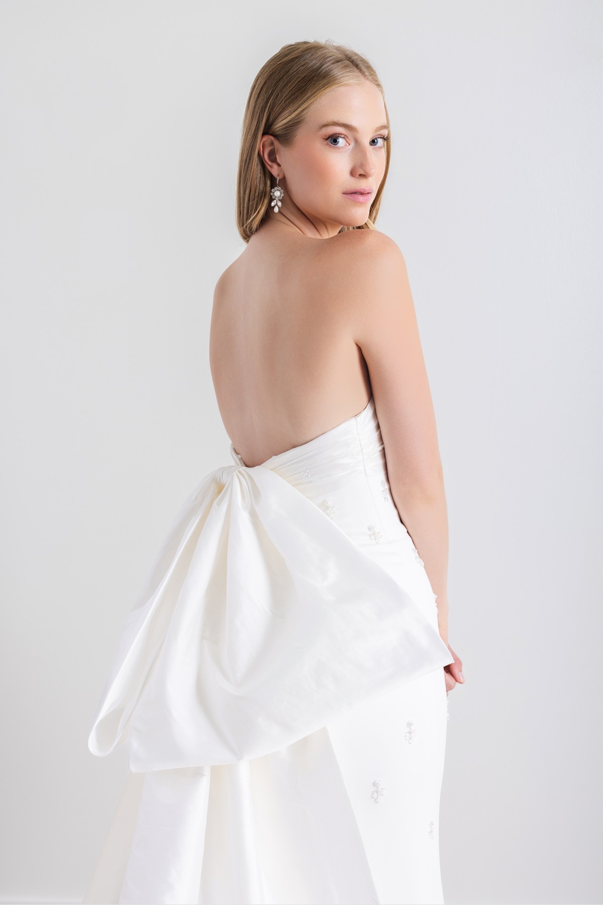 Sanora Bow 69904B | Bridal Accessories | Watters